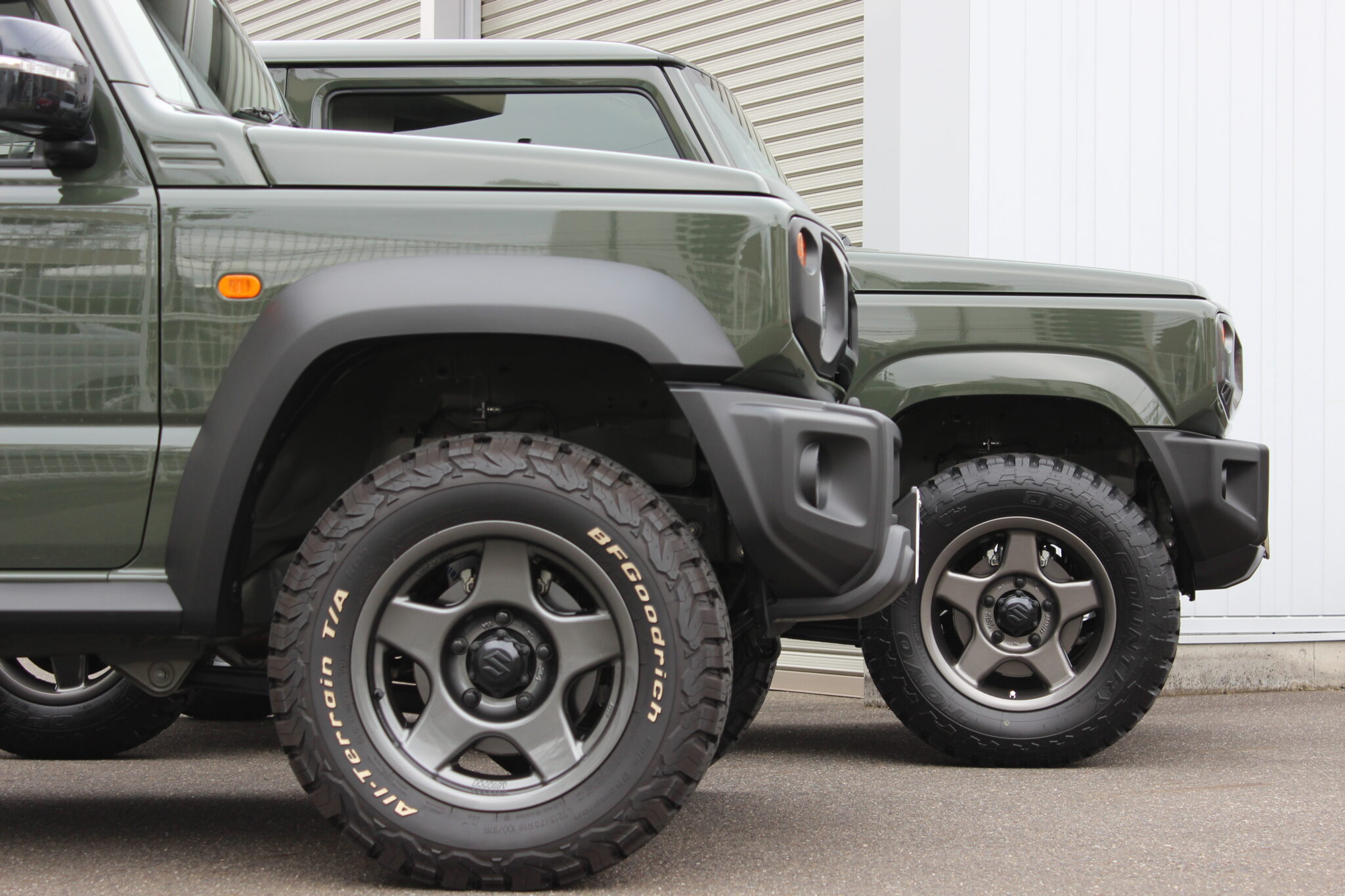 ジムニー(JB64)ジムニーシエラ(JB74)のホイールカスタムはBRADLEY!! - フォーバイフォーエンジニアリングサービス : 4x4 Engineering Service