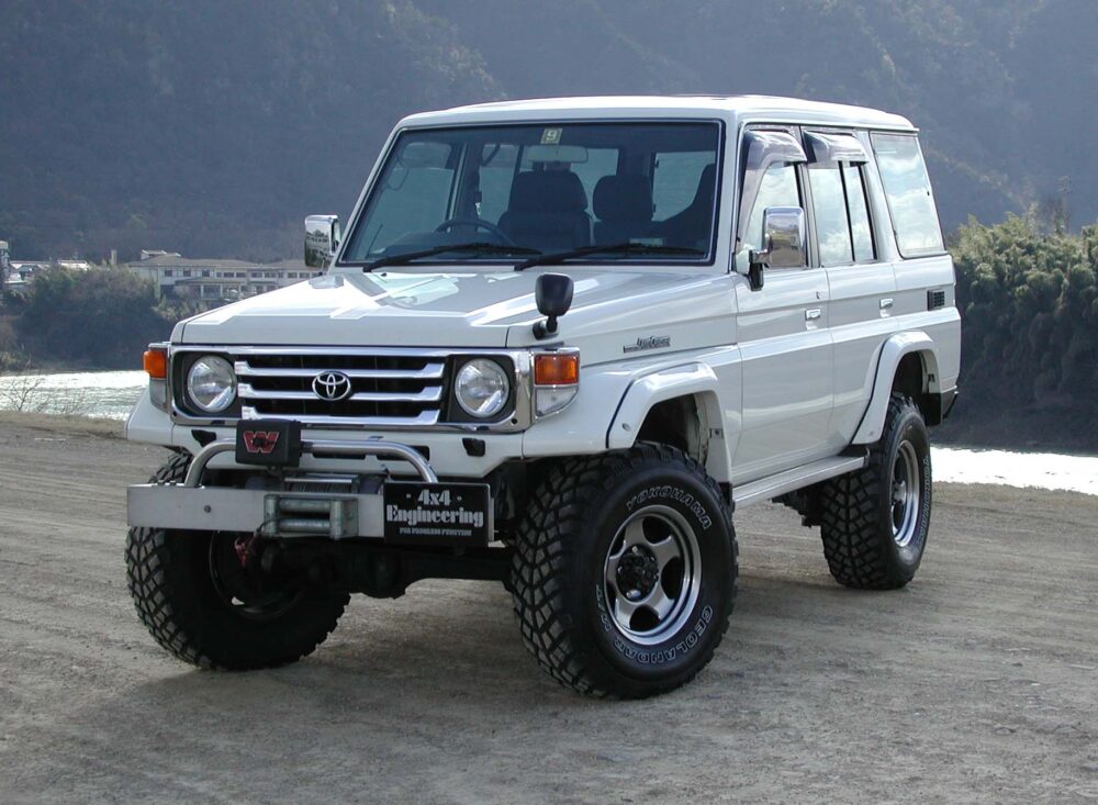 BRADLEY V Hyper Black Color 2 is on the line. - 4x4 Engineering Service