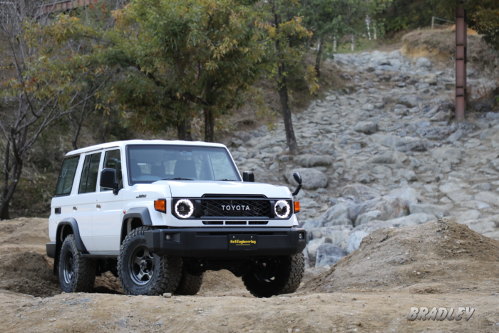 LANDCRUISER70(GDJ76) - フォーバイフォーエンジニアリングサービス : 4x4 Engineering Service