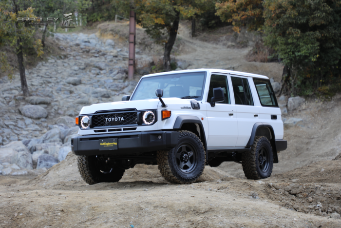 LANDCRUISER70(GDJ76) - フォーバイフォーエンジニアリングサービス : 4x4 Engineering Service
