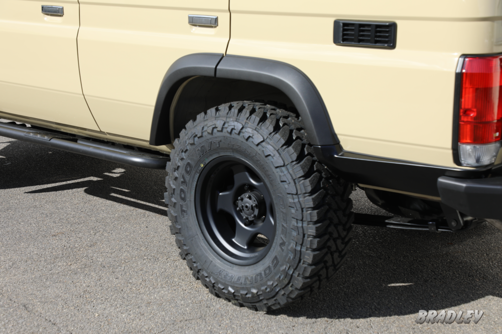 LANDCRUISER70(GDJ76) - フォーバイフォーエンジニアリングサービス : 4x4 Engineering Service